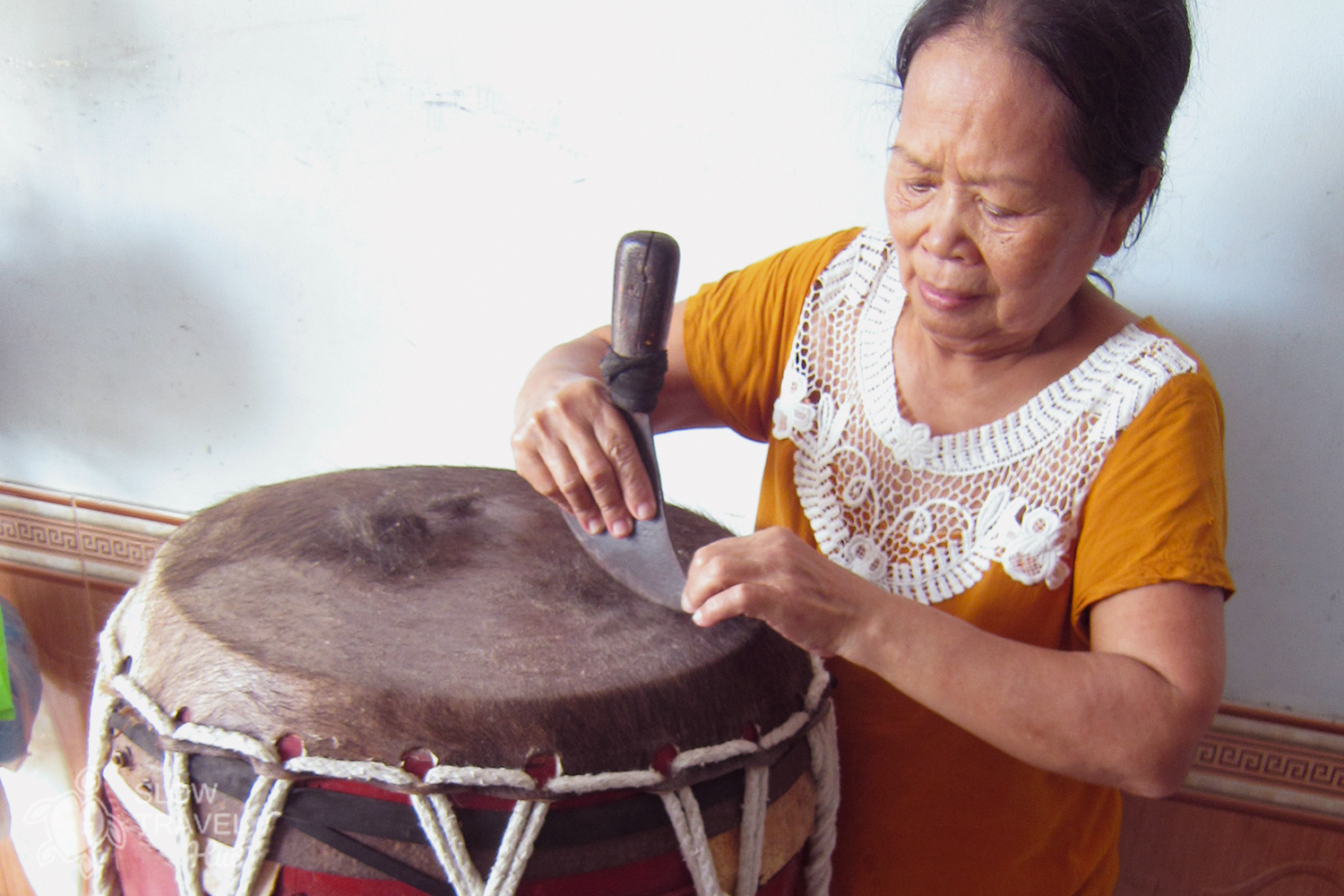 Visit drum making handicraft for a day trip from Hue, why not?
